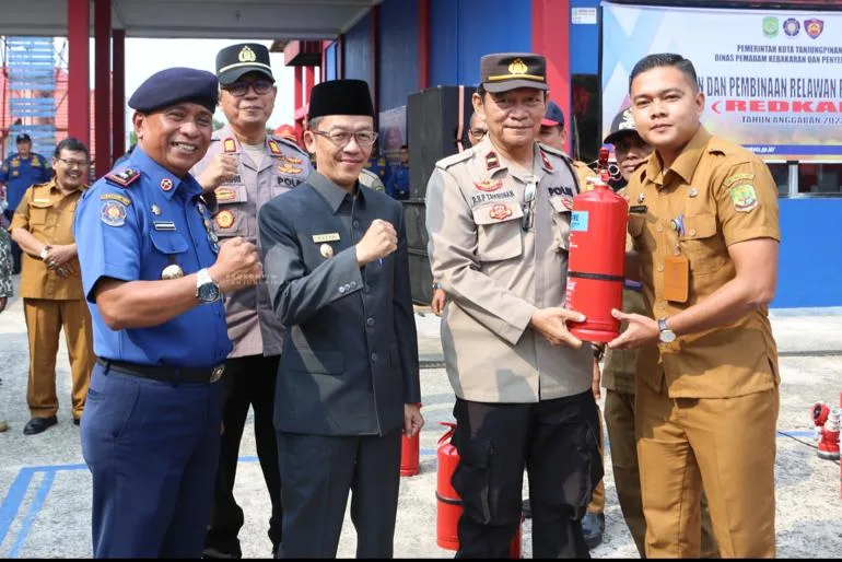 Hasan Harapkan Relawan Damkar Sebagai Pencegah dan Penanggulangan Dini ...